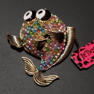 Betsey Johnson | Jewelry | Nwt Crystal Big Eyes Fish Pin By Betsey ...